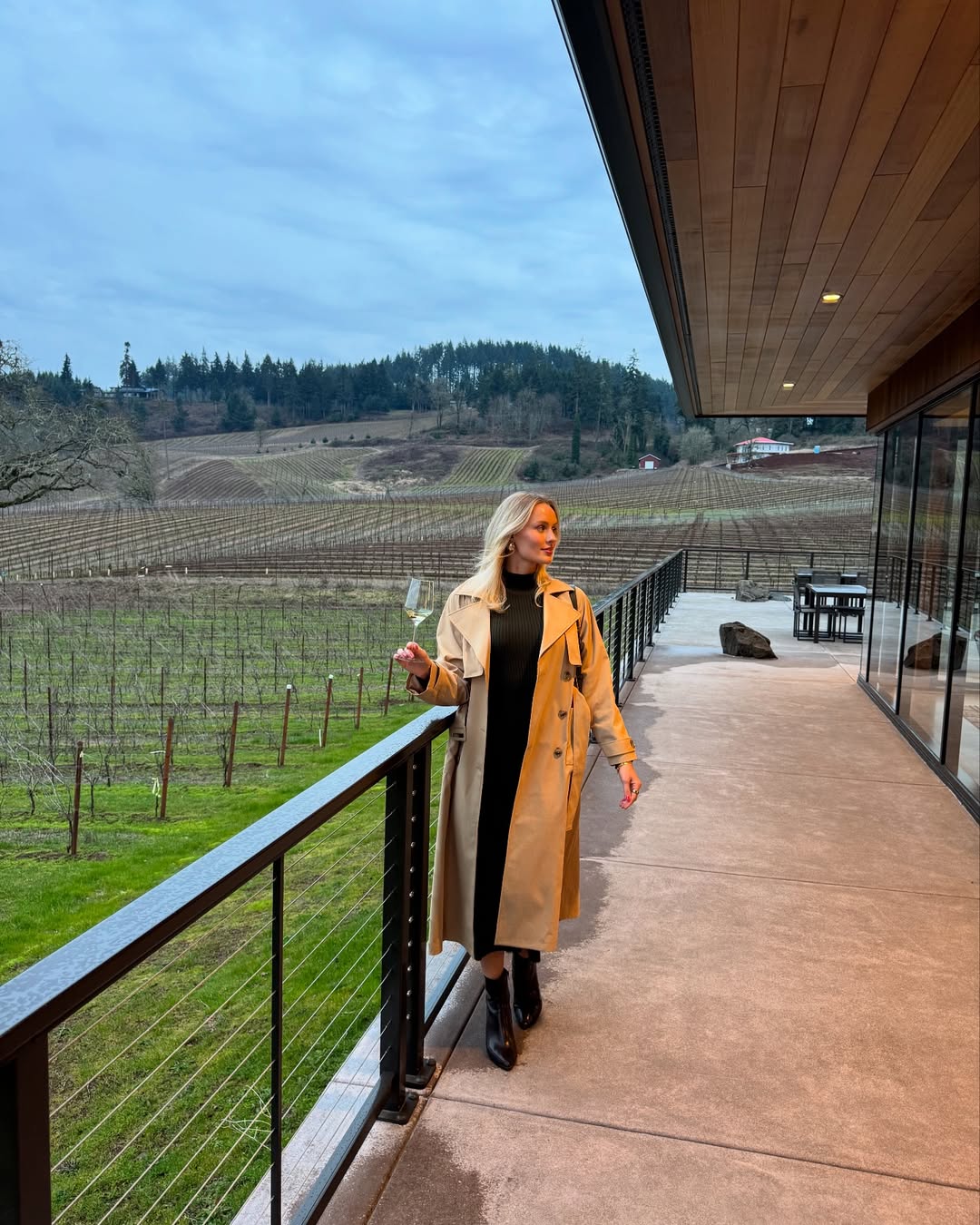How to Dress for a Vineyard in the Fall: 23+ Fall Winery Outfit Ideas ...