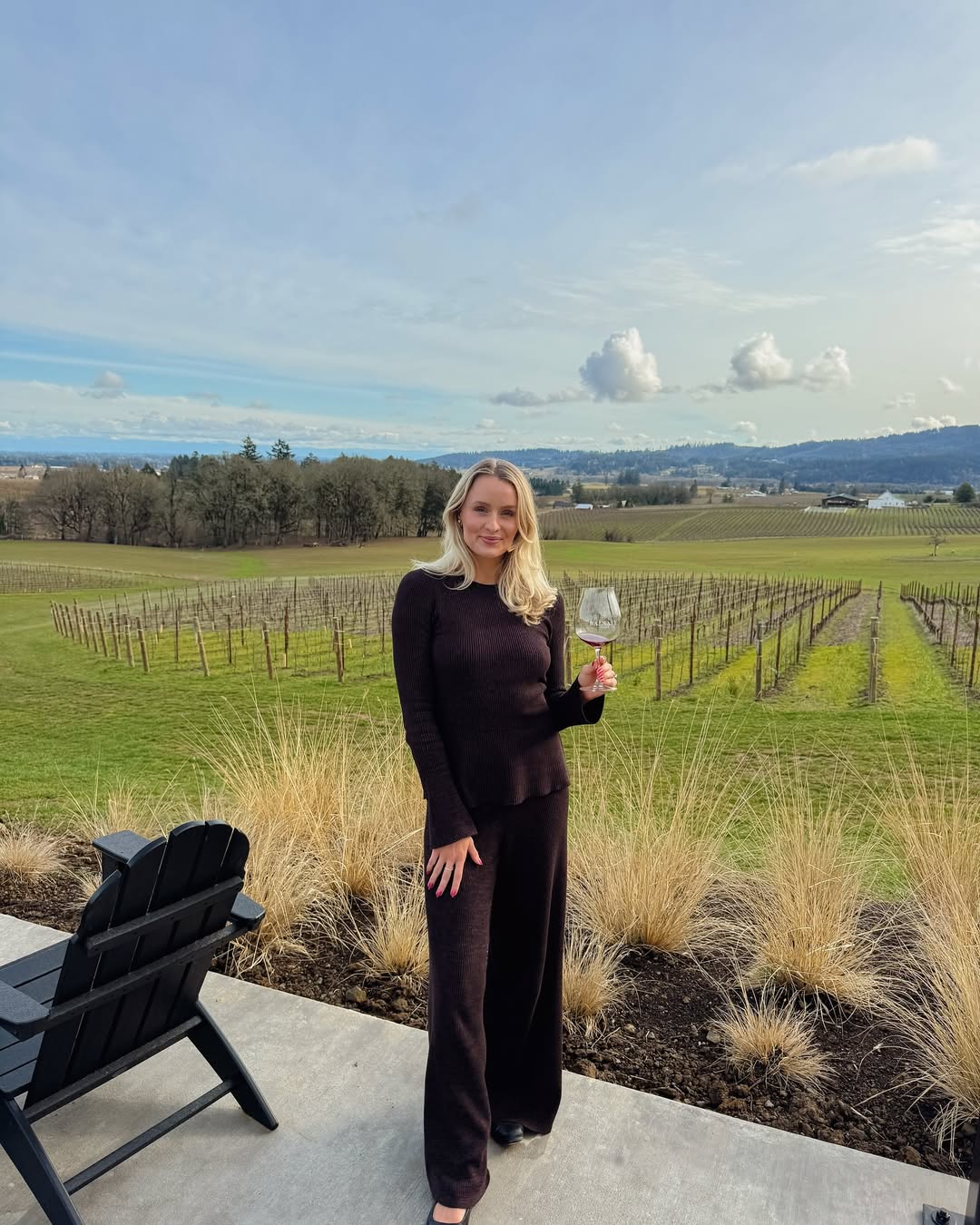 How to Dress for a Vineyard in the Fall: 23+ Fall Winery Outfit Ideas ...