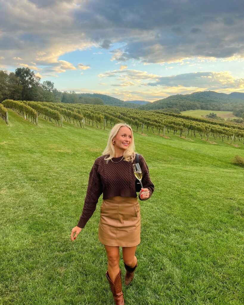 How to Dress for a Vineyard in the Fall: 23+ Fall Winery Outfit Ideas ...