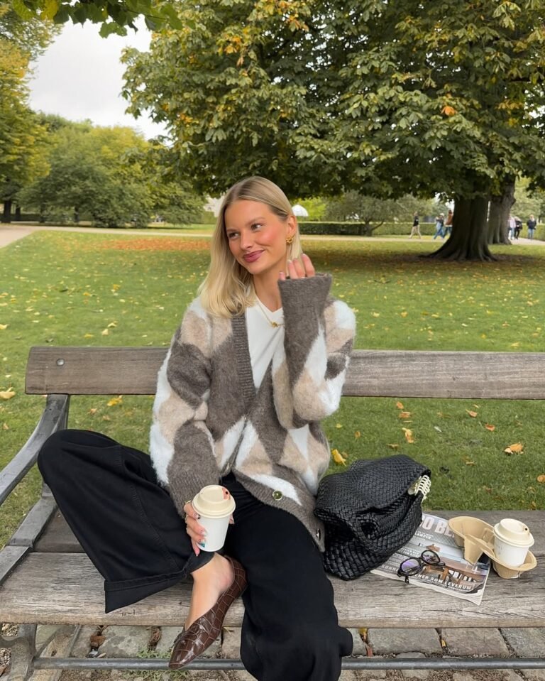 Argyle Knits Are Trending Again—20 Argyle Sweater Outfits So Good, You ...